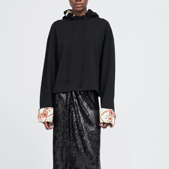 Zara | Tops | Zara Black Chain Print Hooded Sweatshirt | Poshmark